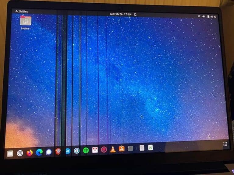 MacBook Screen Problems: Common Issues and Fixes - Rapid Repair